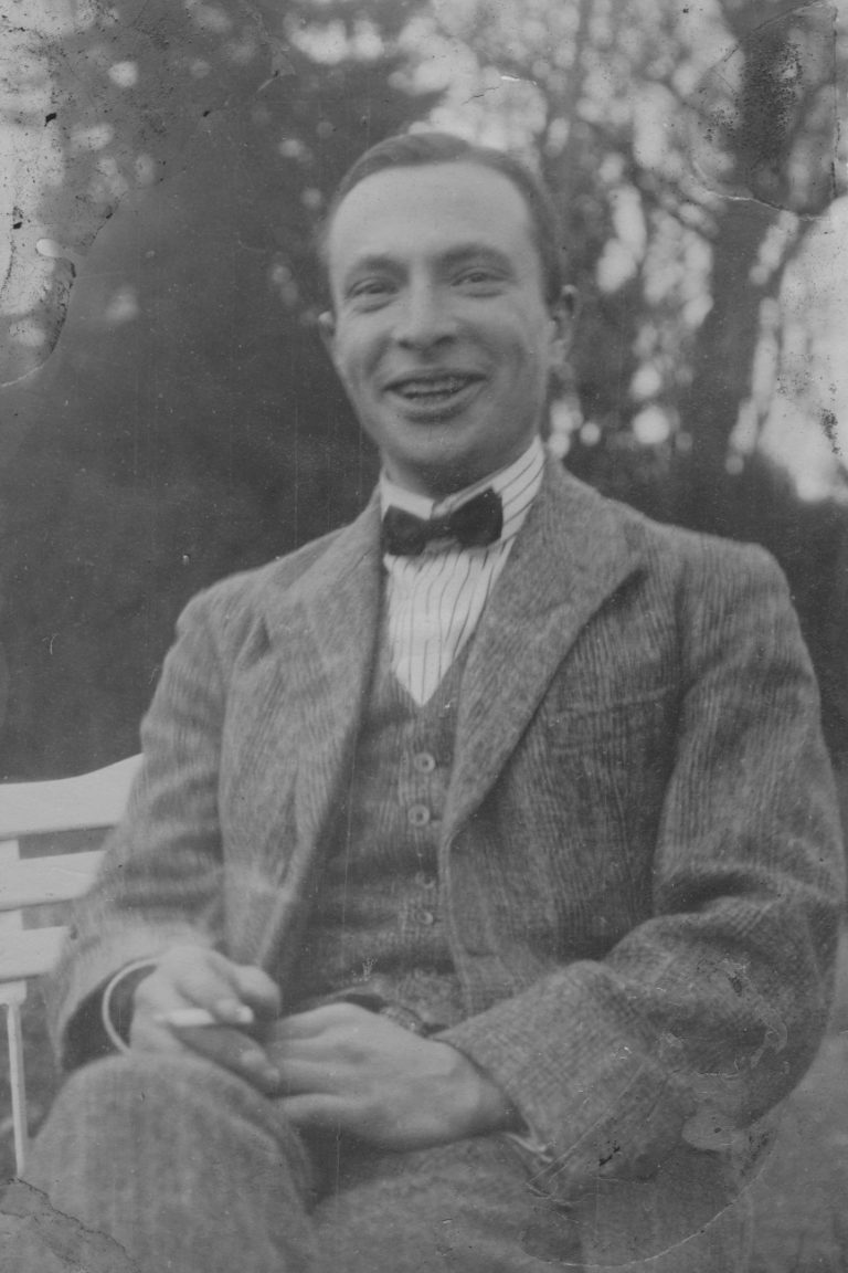 Victor au Congo | -| 1955 |-Marius et José s'installent à Lomela